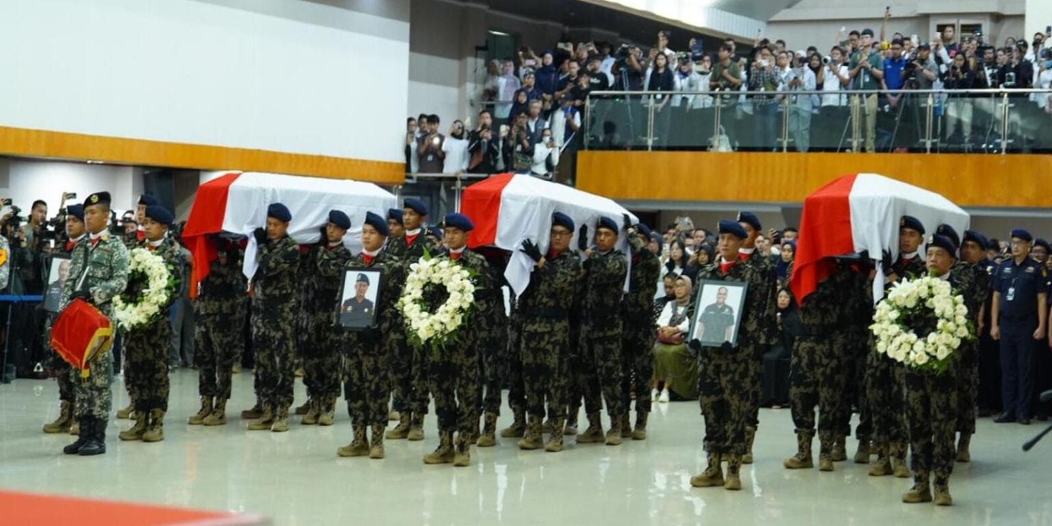 KKP Beri Penghormatan Terakhir untuk Korban Jatuhnya Pesawat PK THT di ...